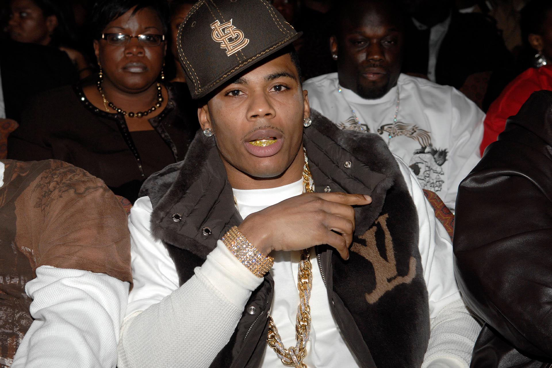 History of mouth grillz | FLANNELS